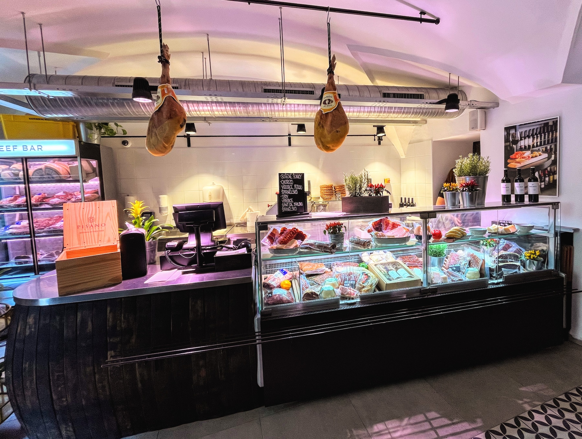 BEEF BAR – The best beef in town / Nejlepší hovězí ve městě